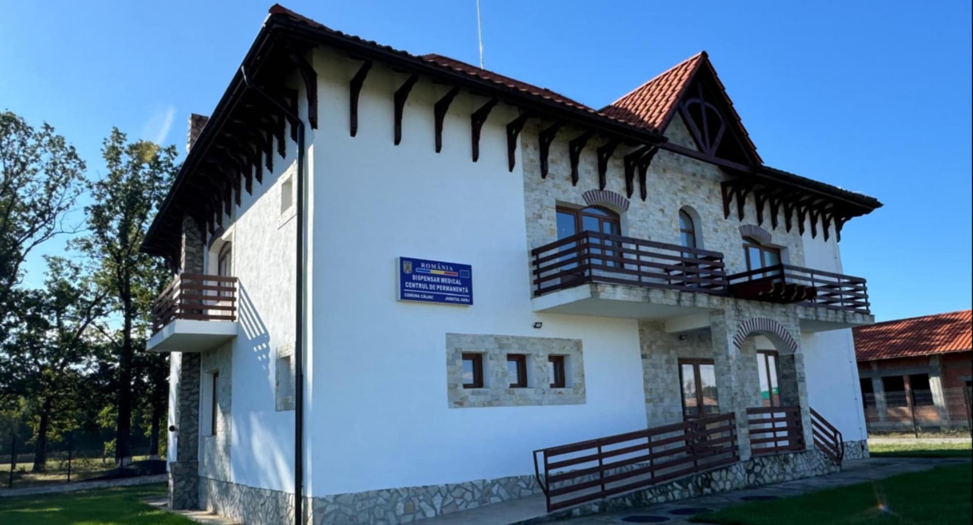 Noul dispensar medical din Câlnic și-a deschis porțile - Radio România ...